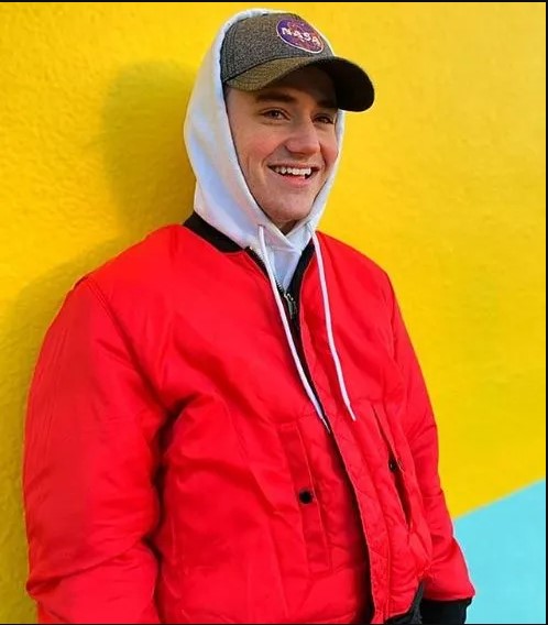 How to Contact Stromedy: Phone Number, Fanmail Address, Email Id ...